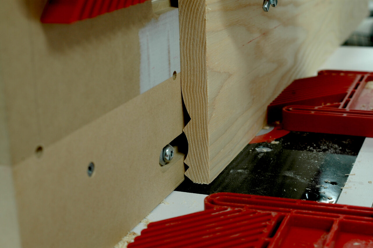 ROUTER TABLE FENCE PLANS: Build Your Own Wide Crown Router Table Fence