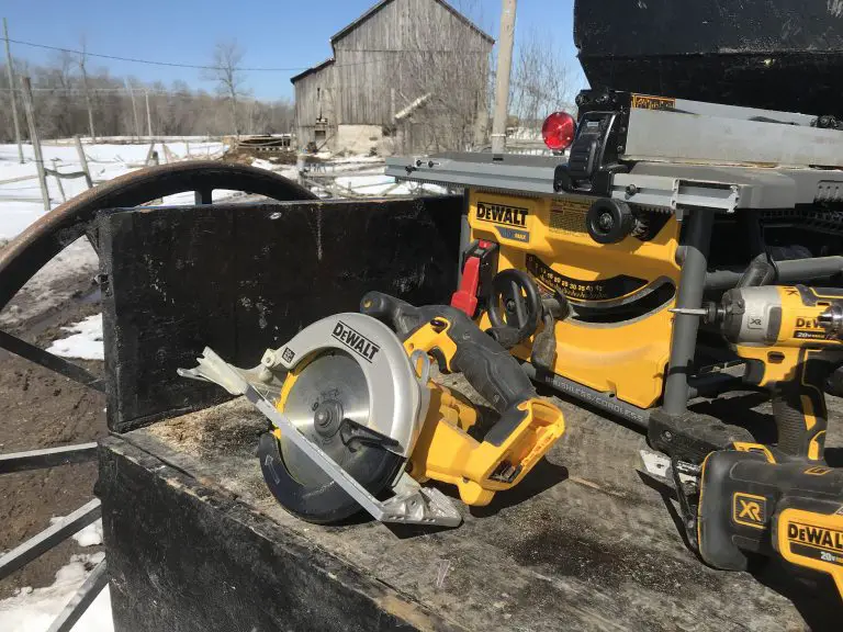 BACKWOODS CRAFTSMANSHIP: See How Amish Carpenters Use Cordless Tools