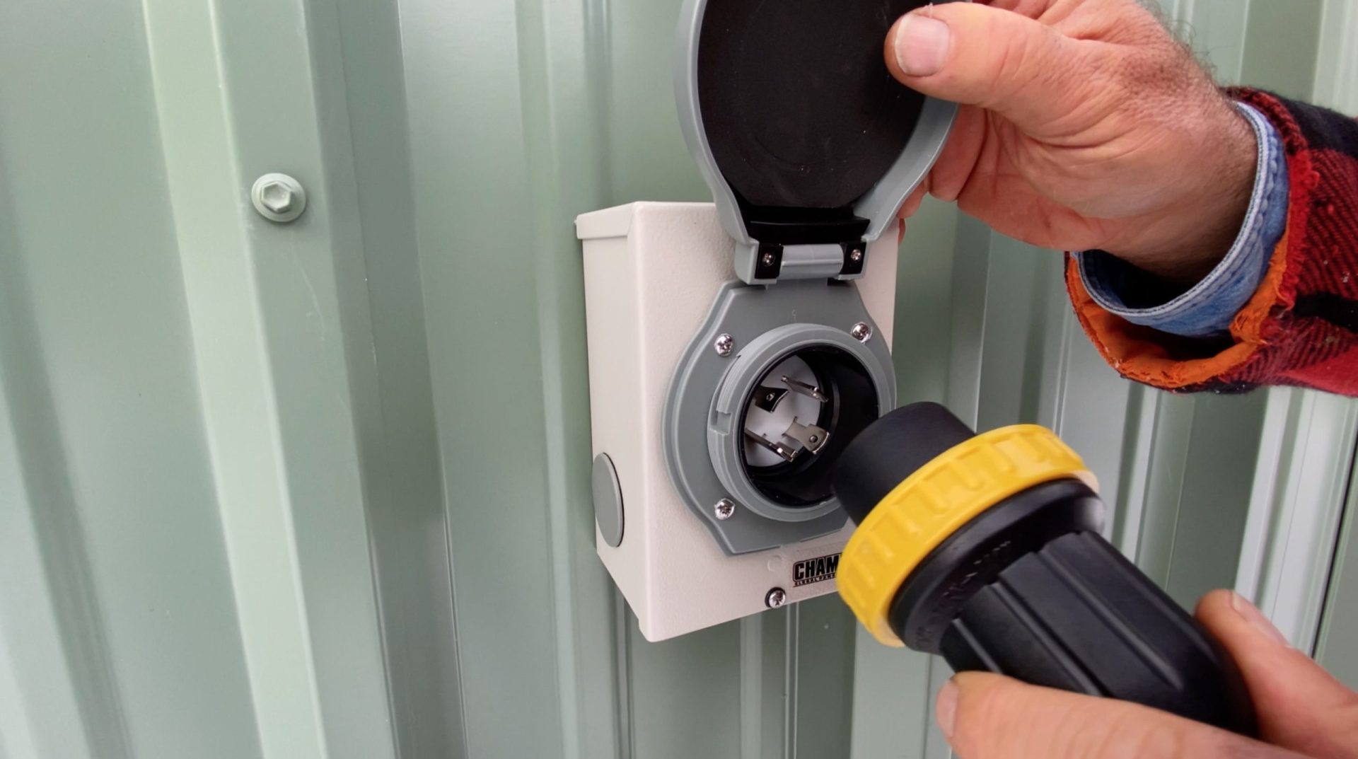 HOME ENERGY: See a Simple, Safe, Legal House-to-Generator Connection Option