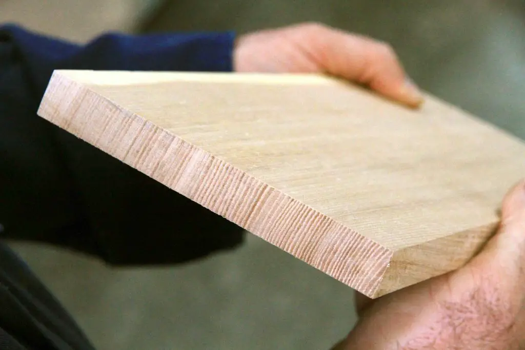 Tricks for sawing your own boards from small logs.