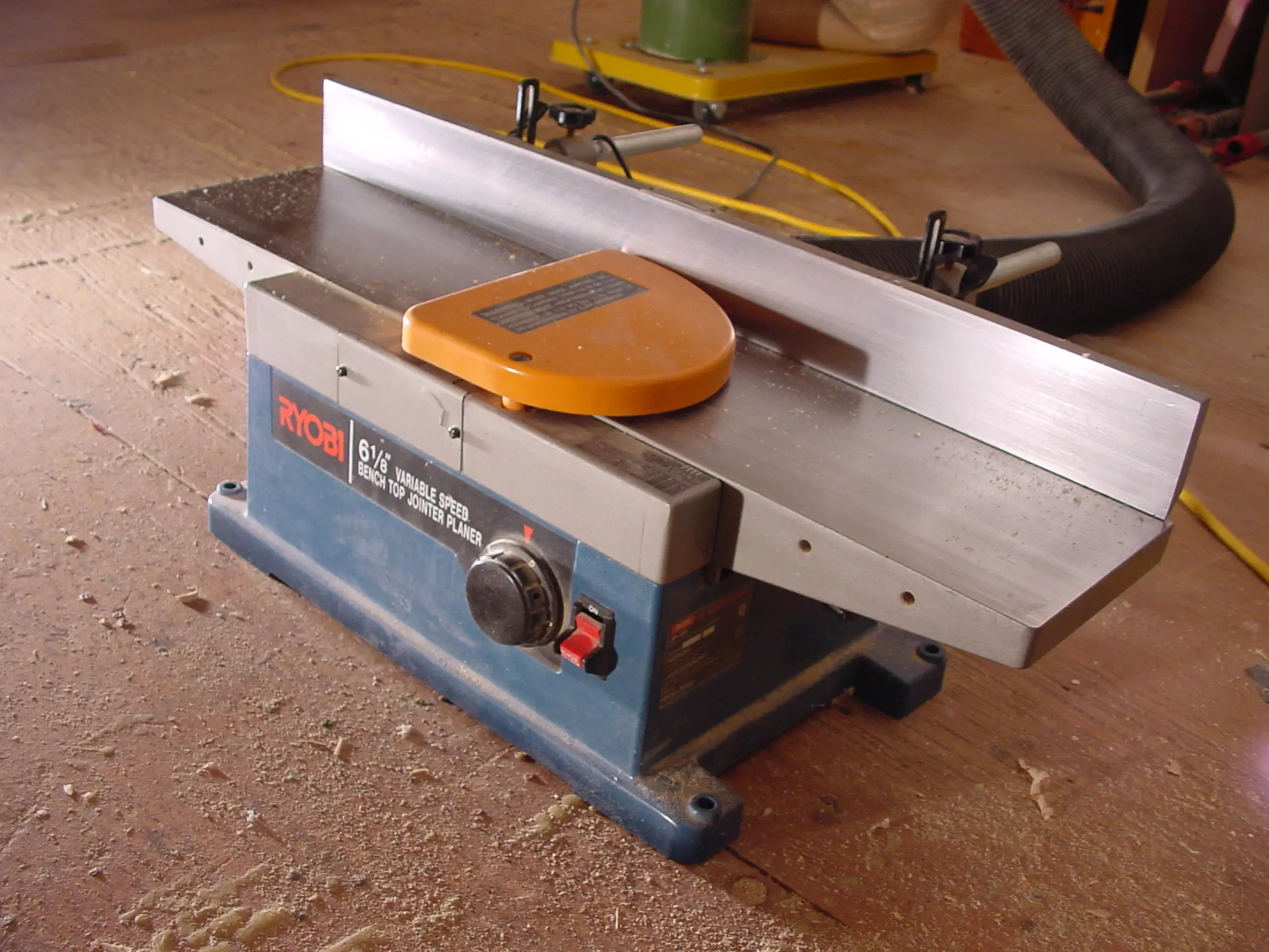 WOODWORKING: How to Use a Jointer to Make Your Wood Projects Better